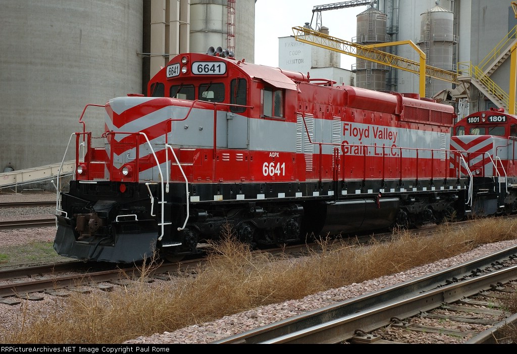 AGPX 6641, painted to match ex WSOR unit at Floyd Valley Grain